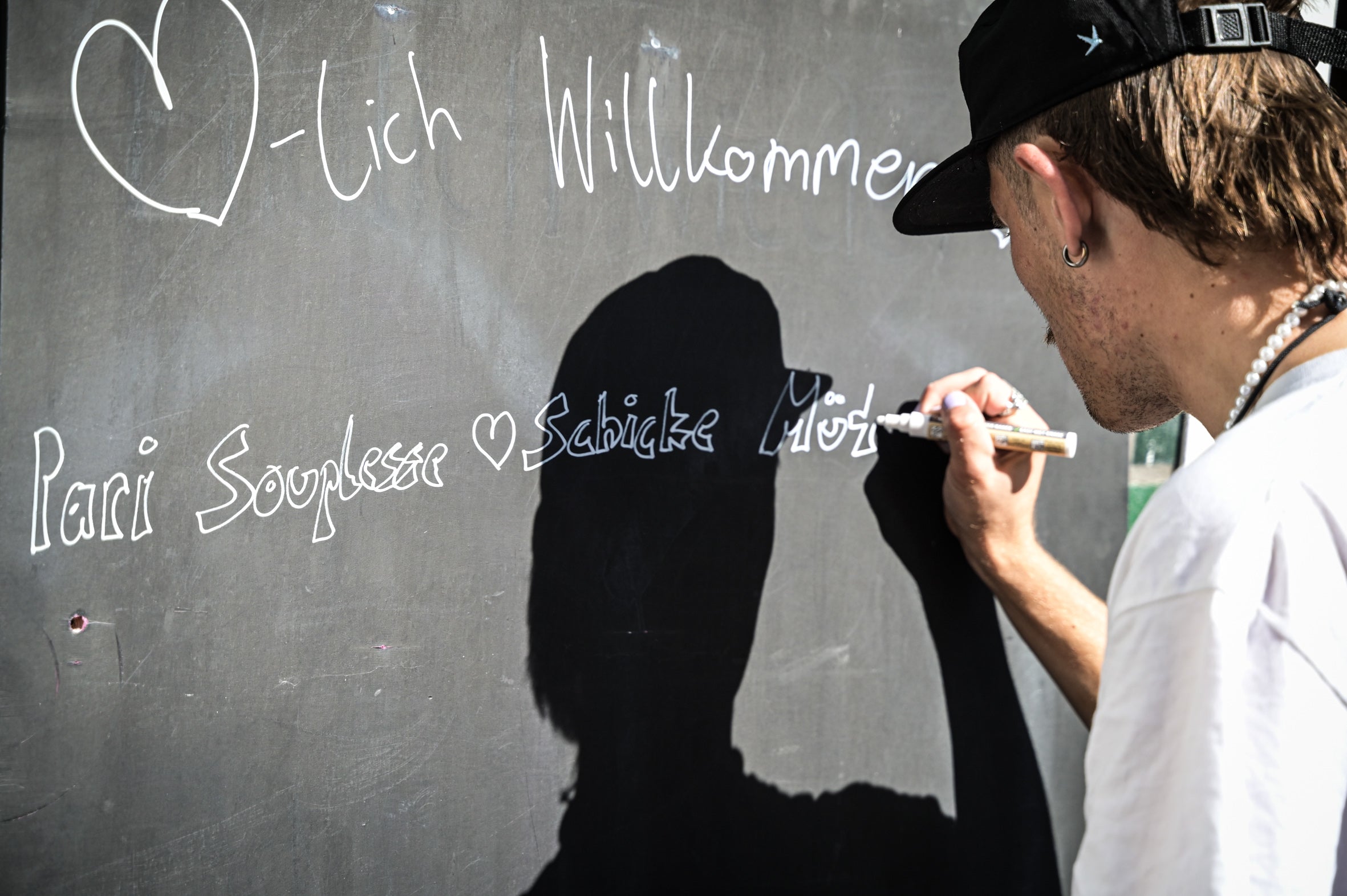 Raketen, Kunst und Schützenfest – Pari Souplesse zu Gast in Düsseldorf ...